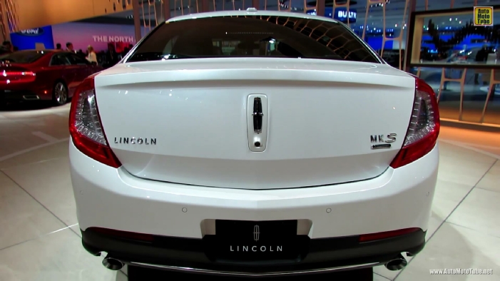 2013 Lincoln MKS at 2013 Detroit Auto Show